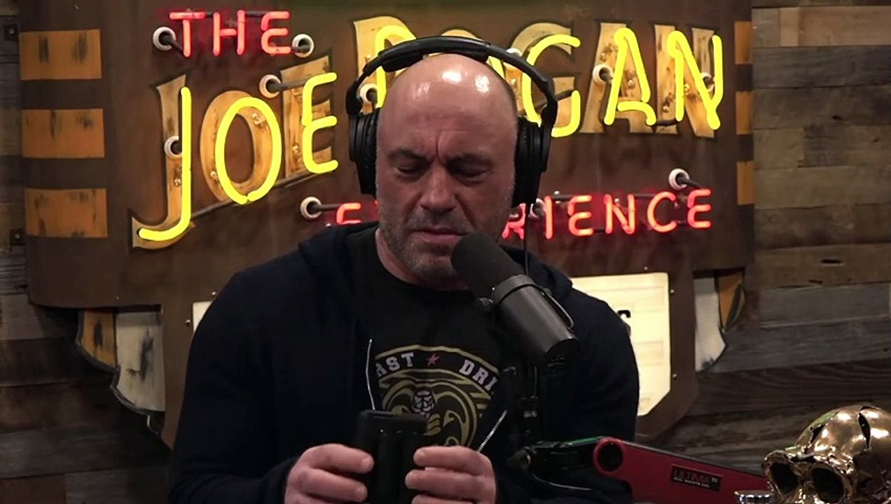 Joe Rogan- Adam Curry Shows Joe His Special Vape - video Dailymotion