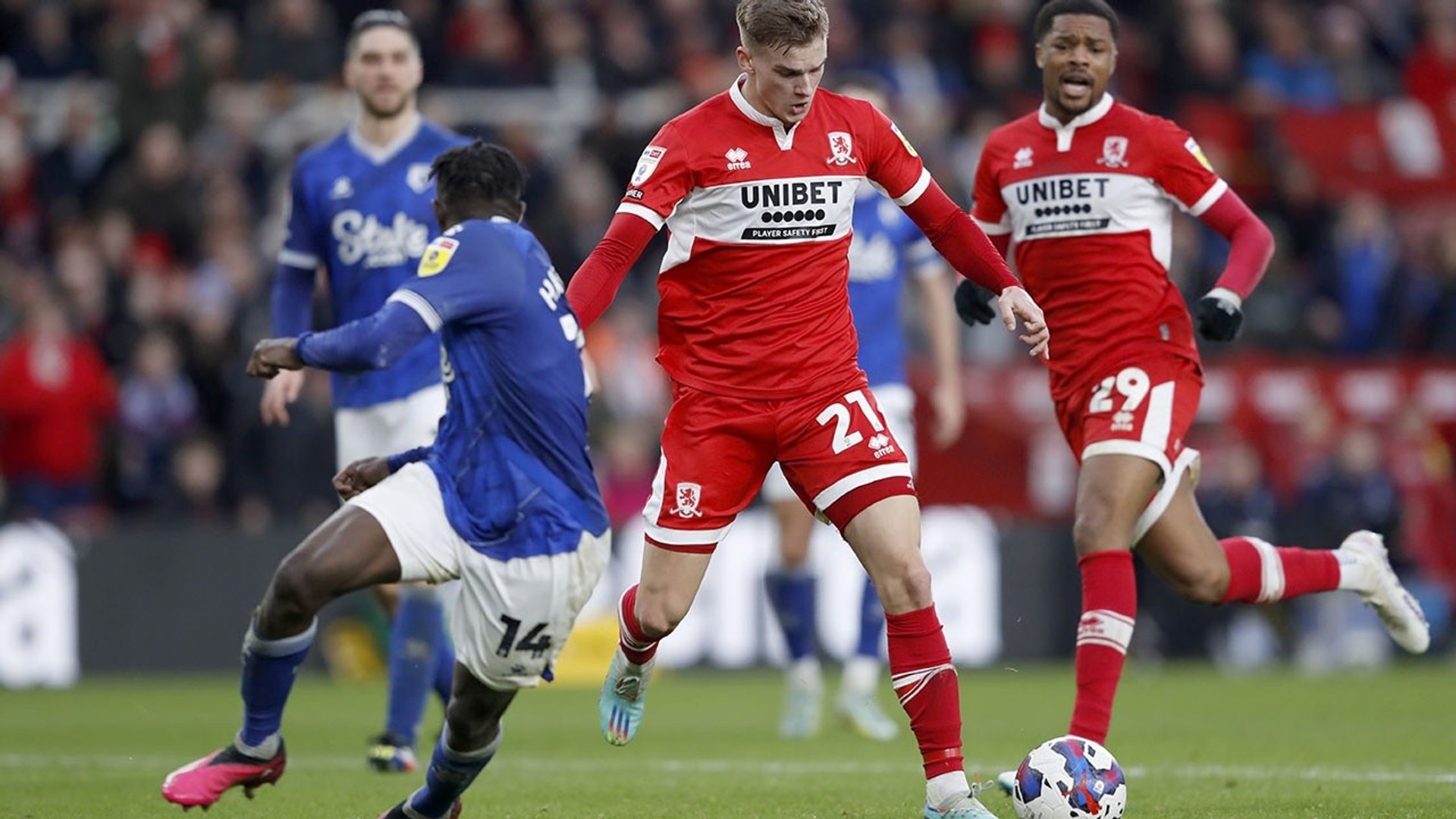 Forss and Akpom help Boro swat Hornets aside | beIN SPORTS