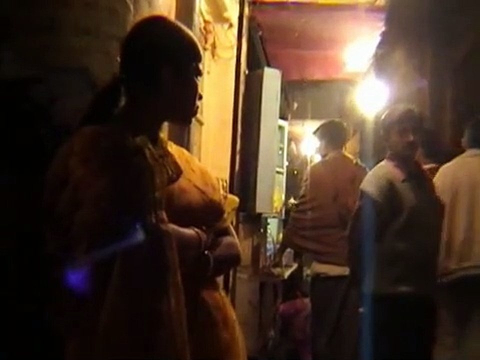 Born Into Brothels: Calcutta's Red Light Kids | movie | 2005 | Official ...