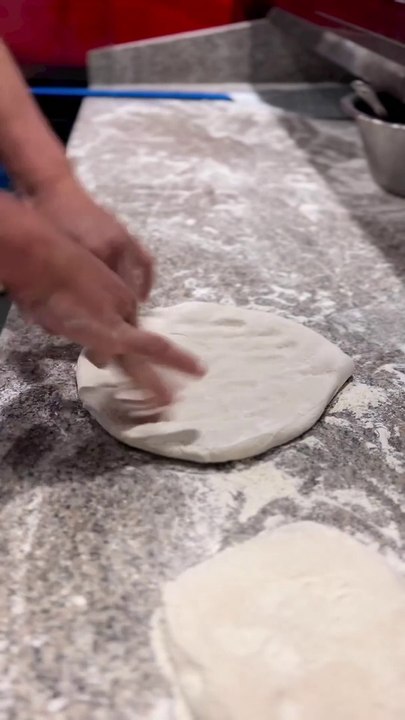 How to Stretch Pizza | Technique of Pizza stretching | pizza dough ...