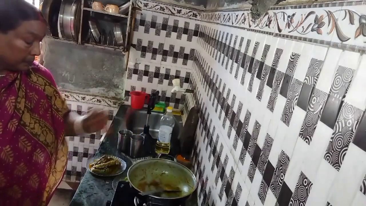 JHINGE RECIPE / JHINGE PATURI BENGALI / Easy Way to Cook Green Jhinge ...