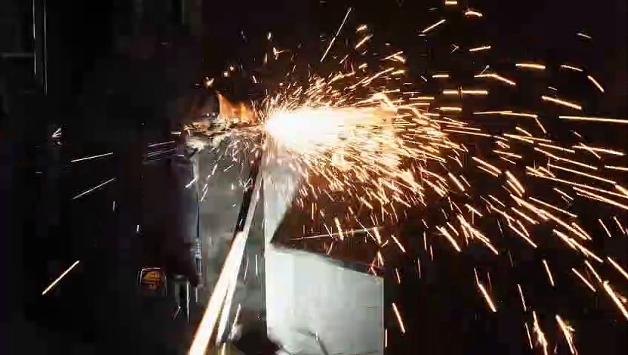 Bunker | movie | 2021 | Official Trailer - video Dailymotion