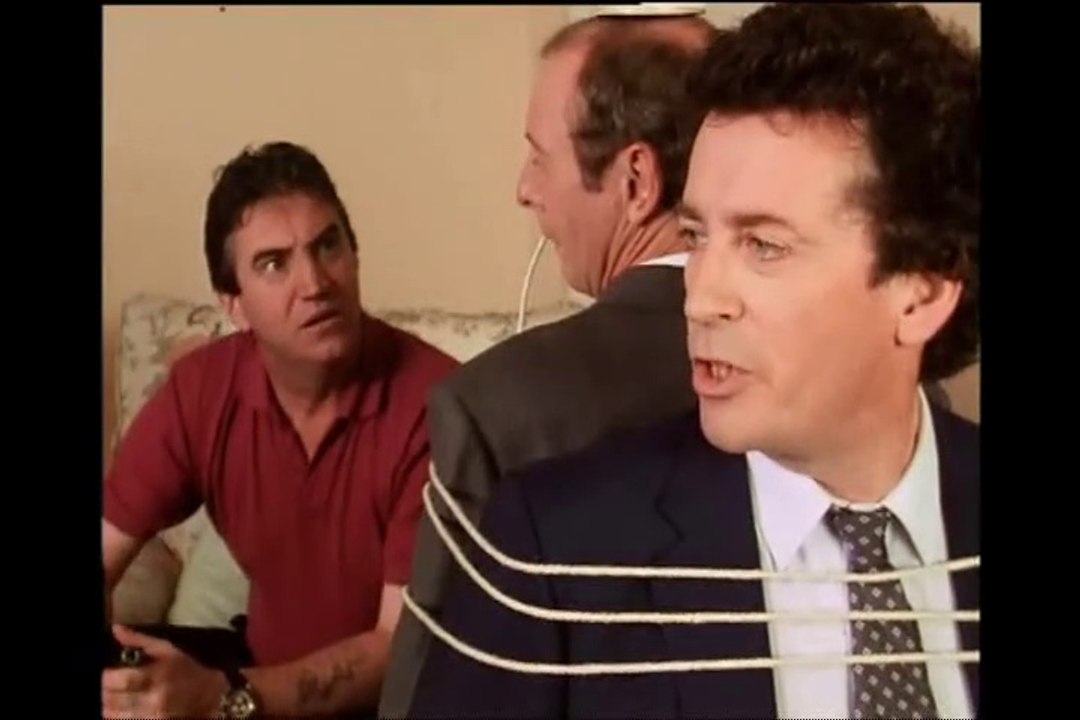 The Detectives S1/E2 'Hostage ' Robert Powell • Jasper Carrott • Philip ...