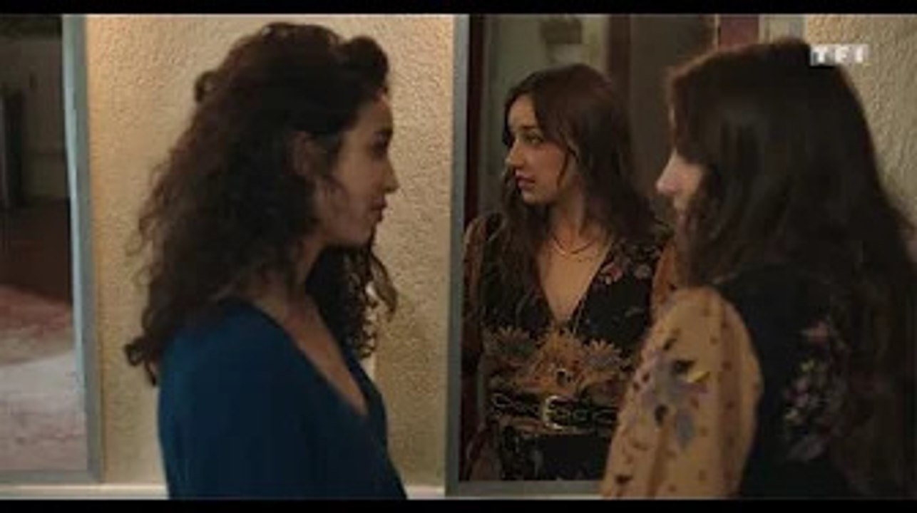 Ici tout commence (spoiler) : Samia embrasse Jasmine, un cauchemar pour ...