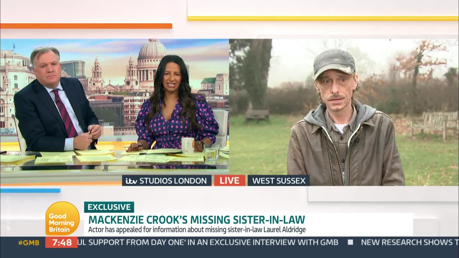 Mackenzie And Lindsay Crook