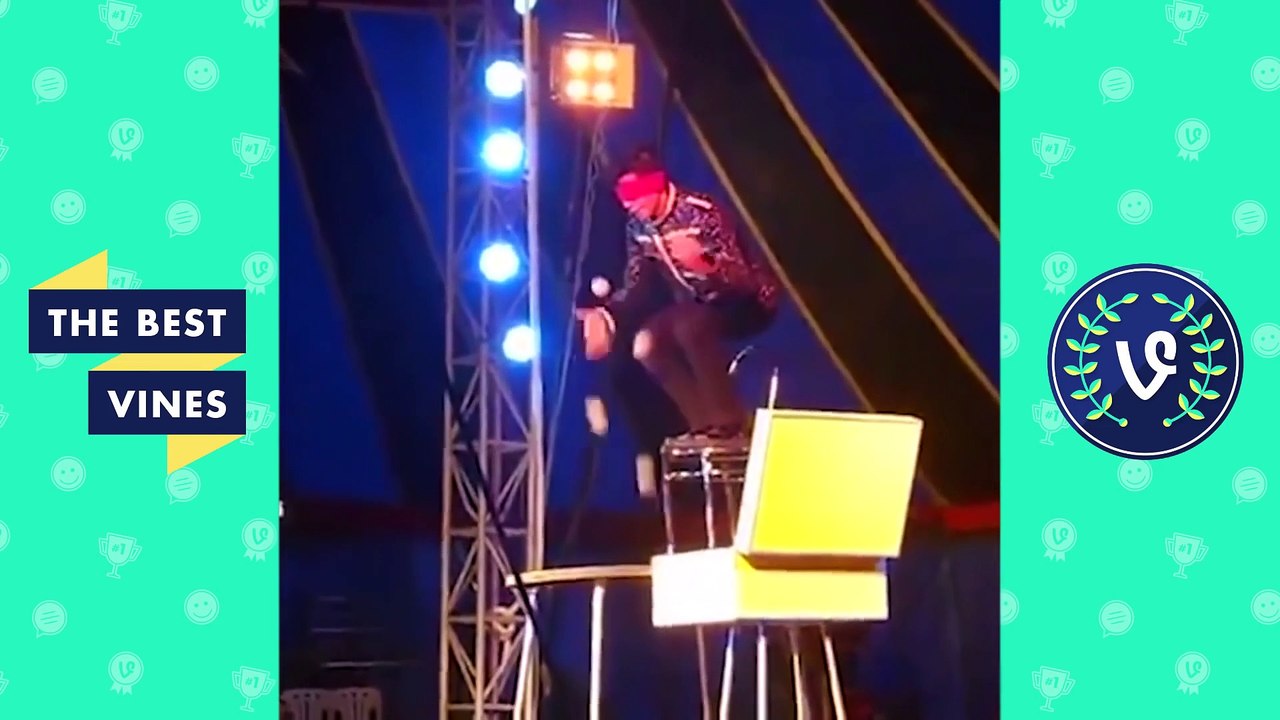 Best Fails Vines Compilation Pt. 1 _ Top Fail Vines August 2016 - Vidéo ...