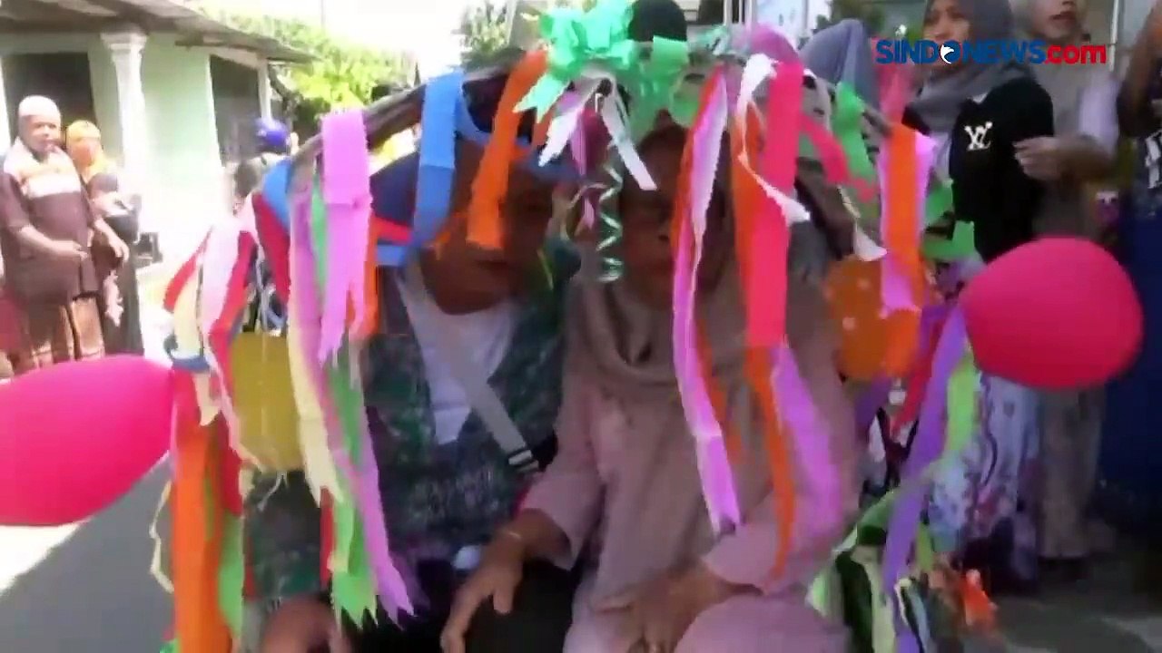 Kisah Tukang Becak yang Ingin 'Tertular' Barokah Naik Haji - Video Dailymotion