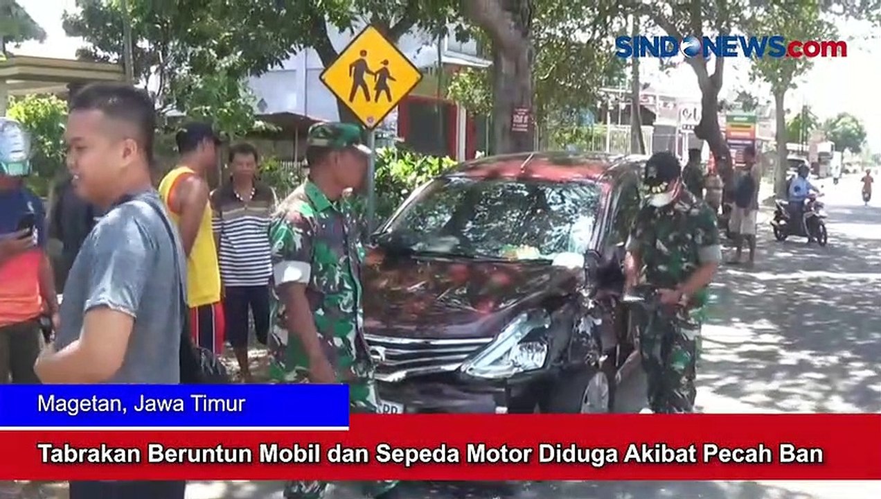 Tabrakan Beruntun Mobil dan Sepeda Motor Diduga Akibat Pecah Ban ...
