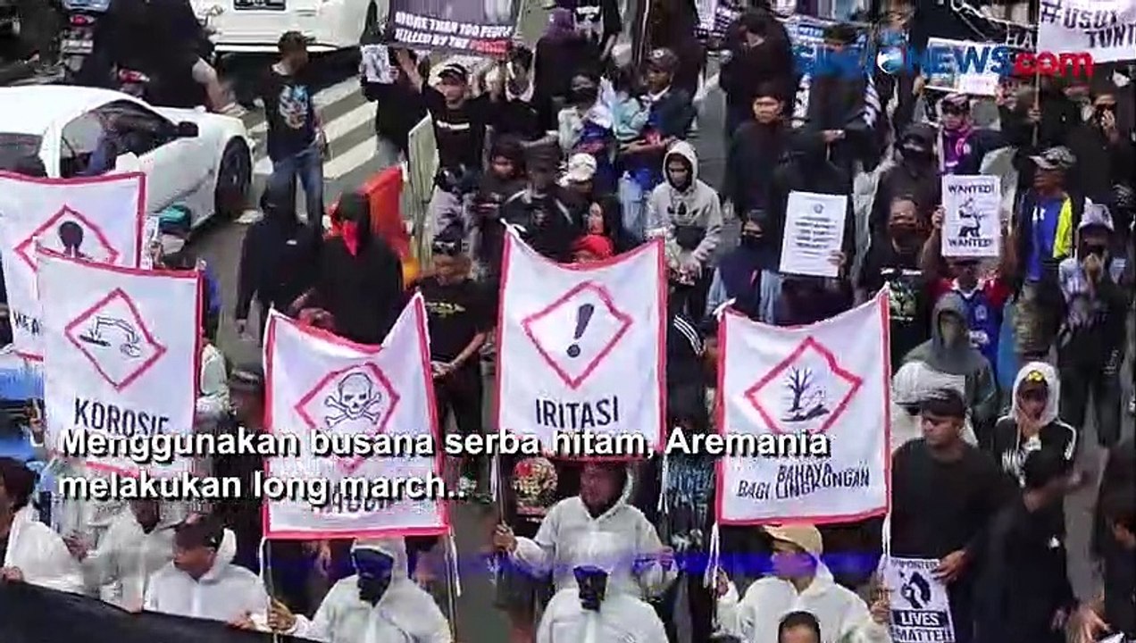 40 Hari Tragedi Kanjuruhan, Aremania Lakukan Long March Bersama 135 Keluarga Korban - Video ...