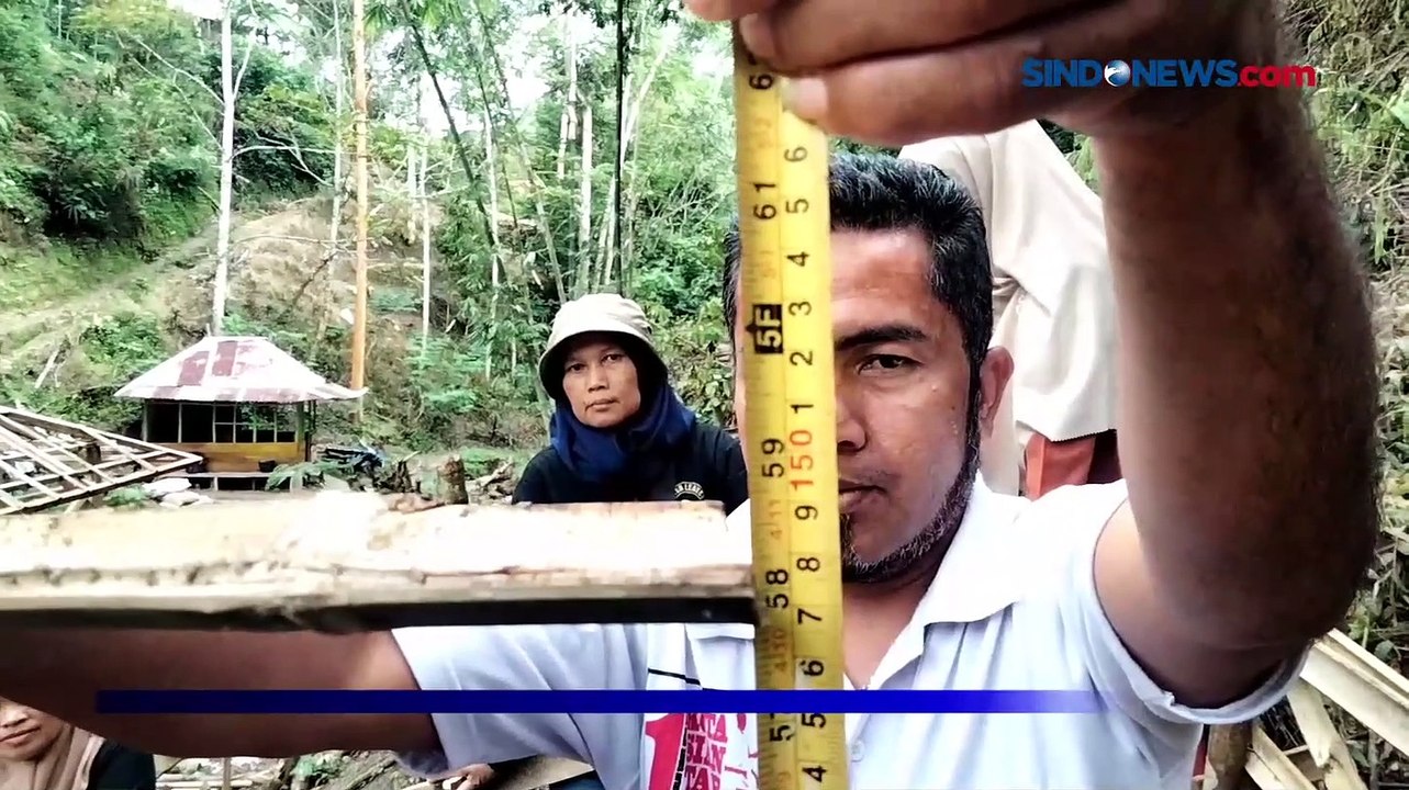 Bunga Bangkai Setinggi 1 Meter Tumbuh di Pinggiran Sungai - Video ...