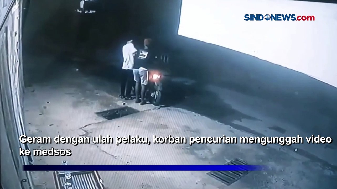 Pemuda di Mandailing Natal Curi Besi Penutup Saluran Air Terekam CCTV dan Viral - Video Dailymotion