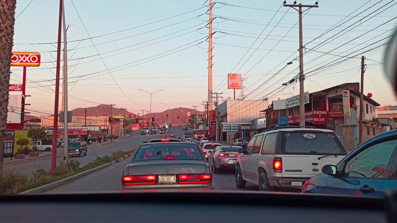Turismo paseo por las calles de la ciudad de tijuana baja california ...