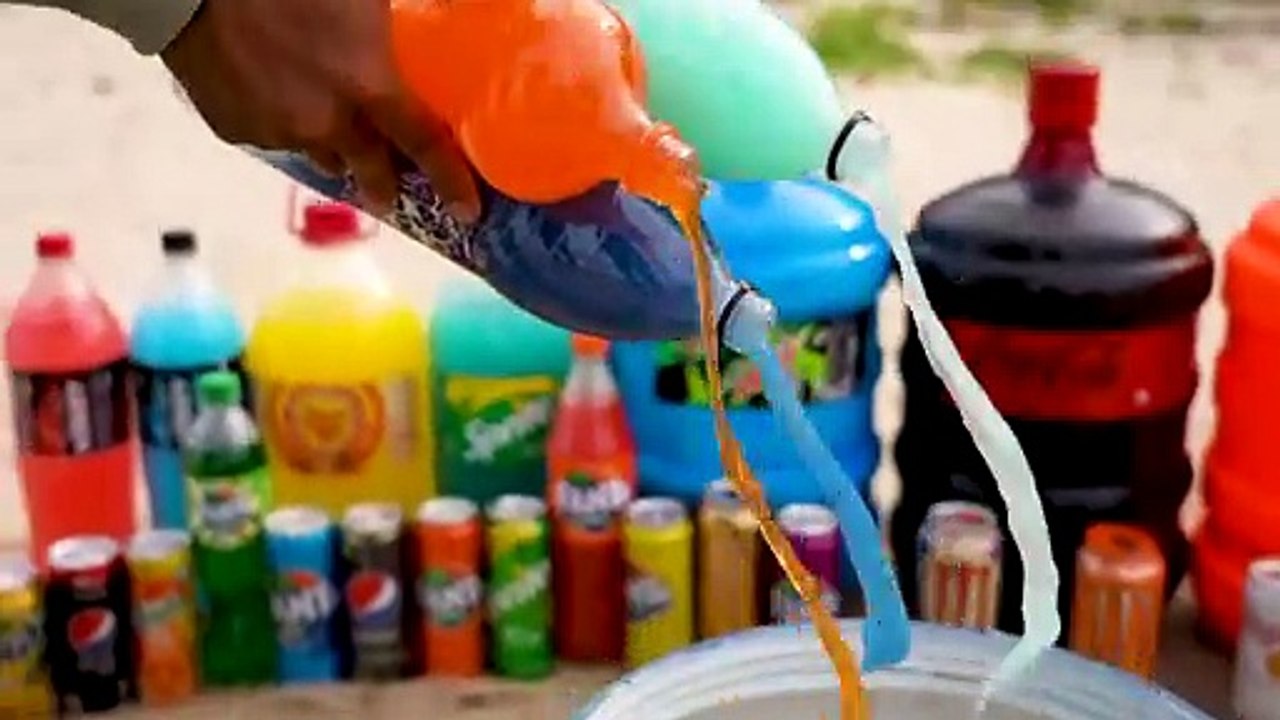 EXPERIMENT Big Toothpaste Eruption from Giant CocaCola Rocket Mtn Dew ...