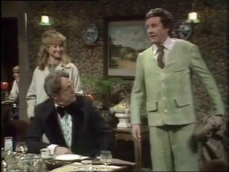 The Good Life S4/E5 'Suit Yourself' Richard Briers • Felicity Kendal ...