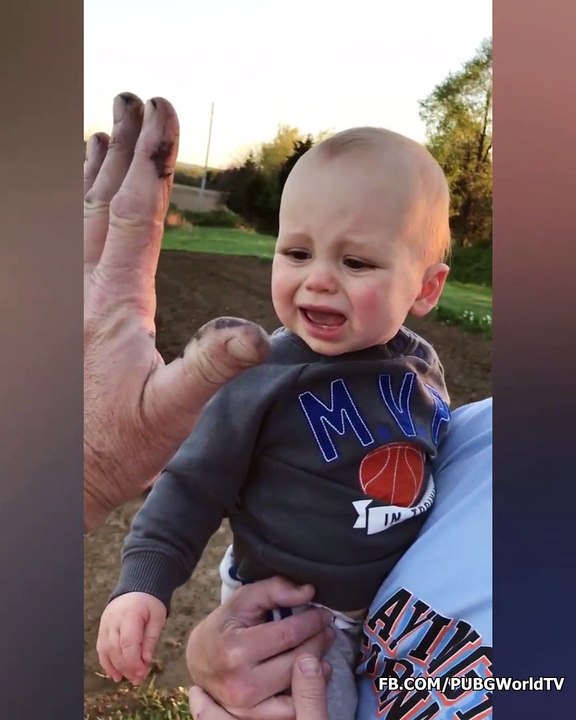 Funniest Baby High Five With Daddy - Vidéo Dailymotion