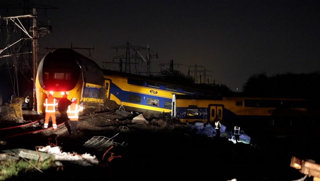 Netherlands: Train wreck lays off track after derailment kills one and ...