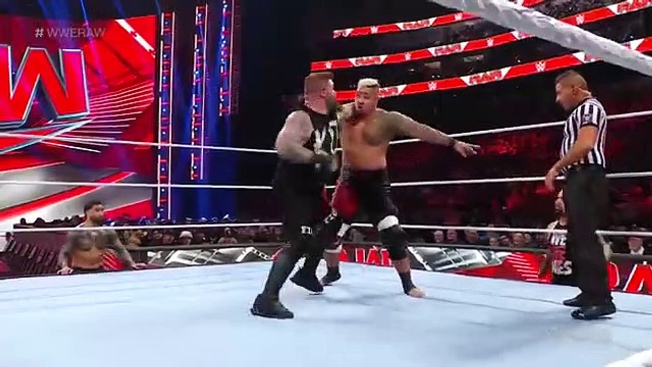 Kevin_Owens_must_face_Solo_Sikoa_and_The_Bloodline_alone__Raw ...
