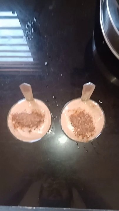 Chocolatey Chiku Bourbon Shake || Chocolate Chikoo Shake Recipe ...