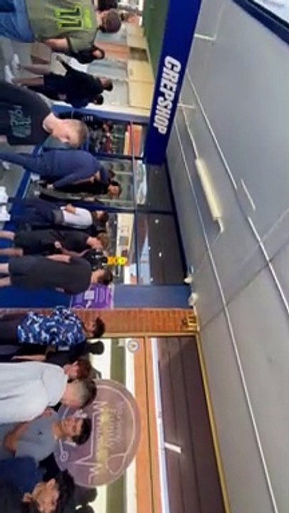 UK rapper SL at Crep Store Narwee - video Dailymotion