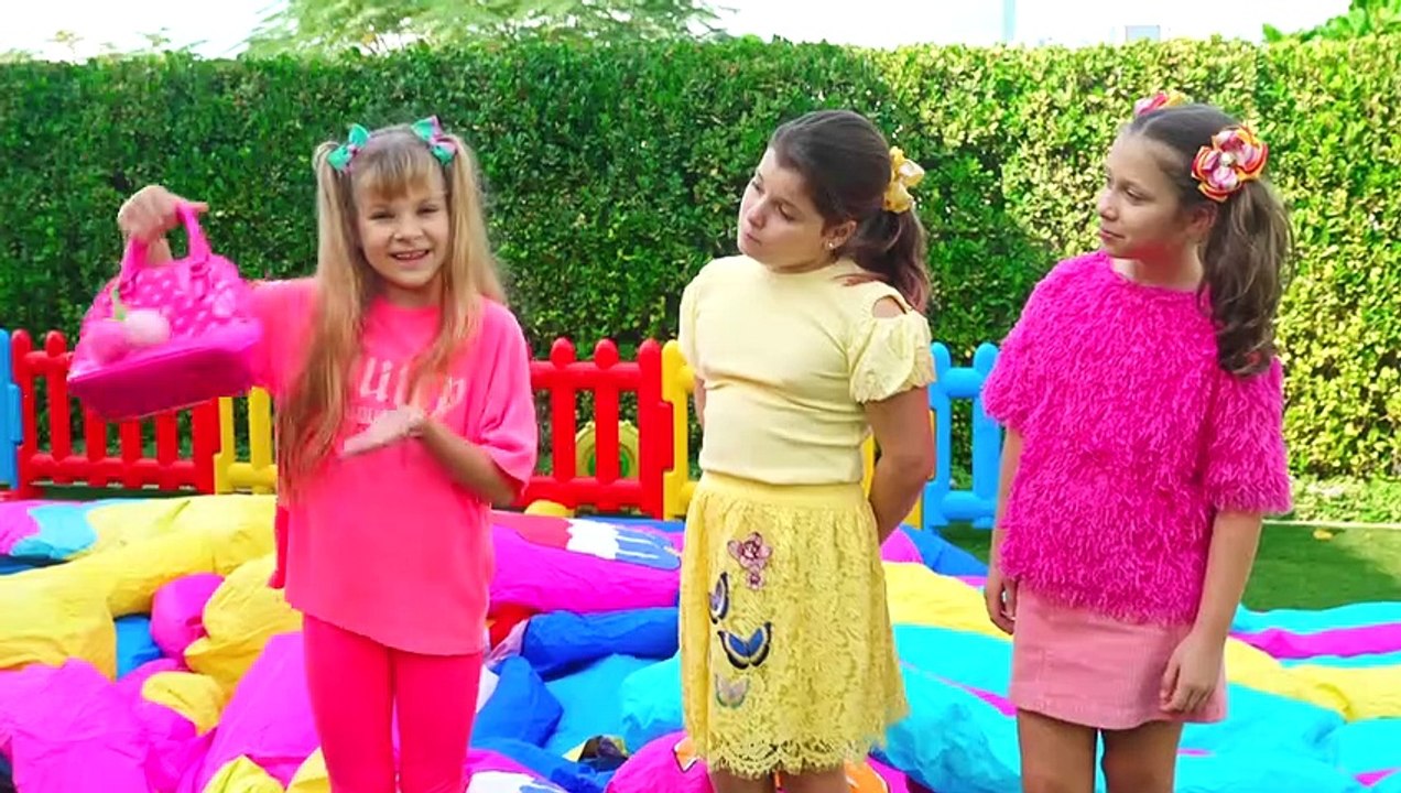 Diana and Roma Girls vs Boys Challenge - video Dailymotion