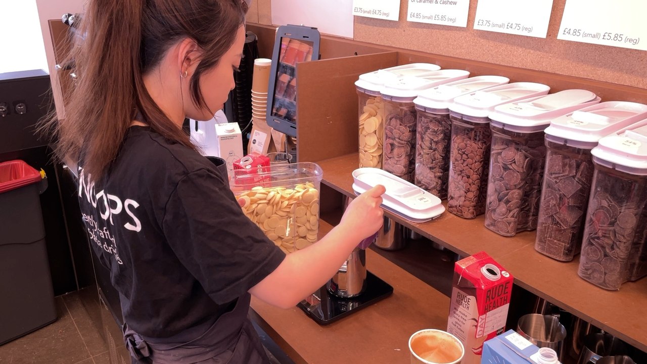 Knoops: A brand new hot chocolate shop with 22 varieties of hot ...