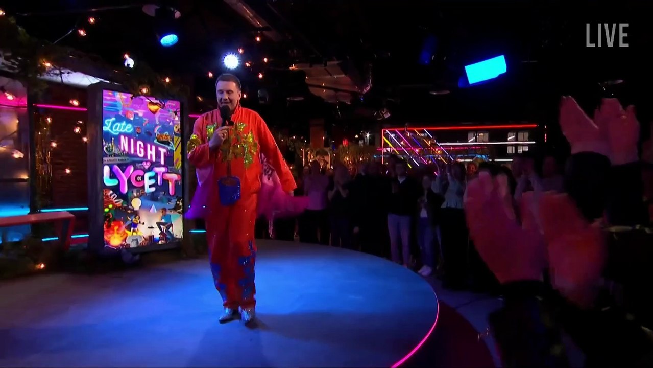 Linda Biscuits gets promoted on Late Night Lycett - video Dailymotion