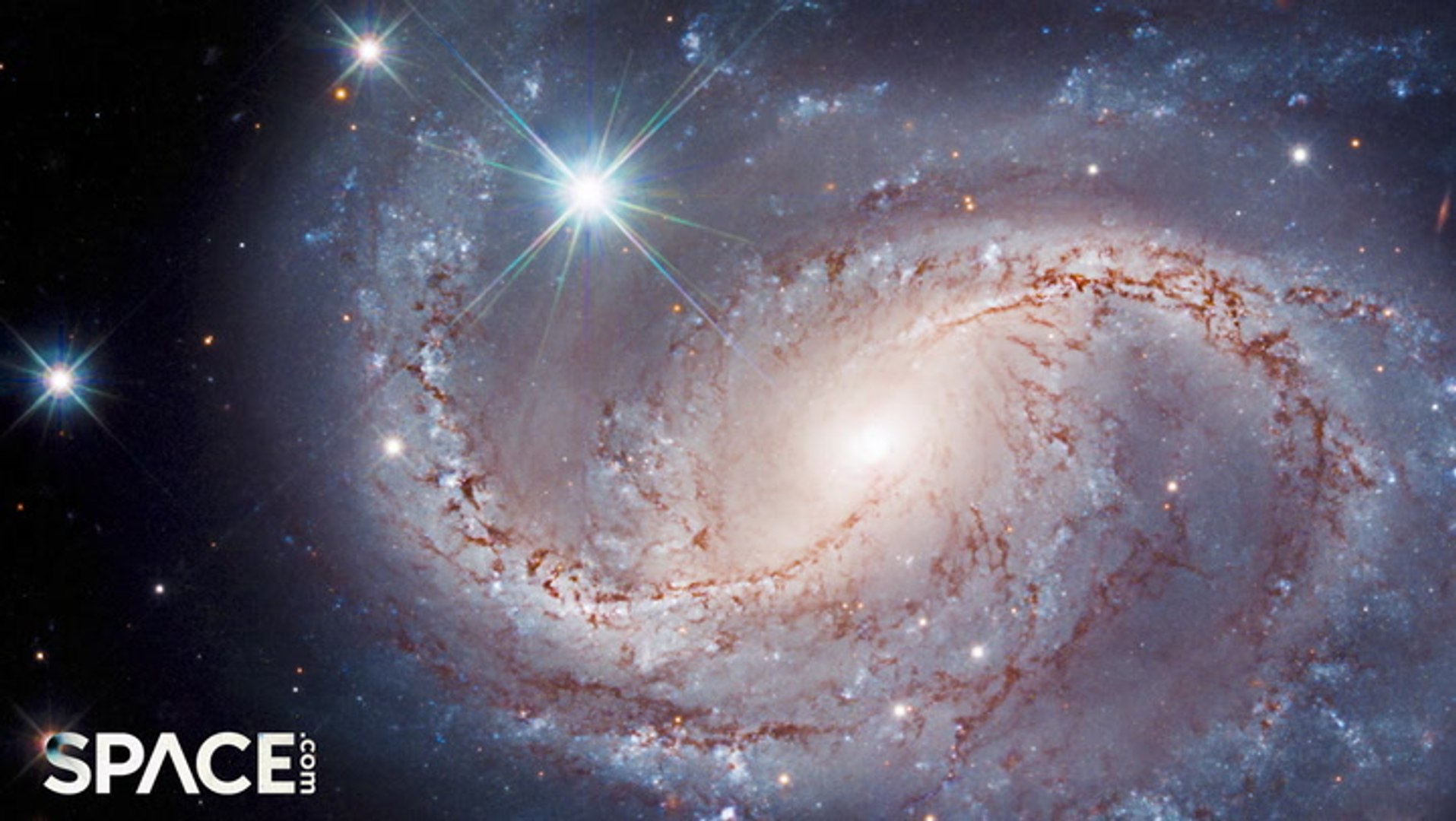 Hubble Images High Resolution Galaxy