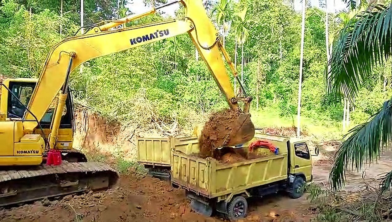 Komatsu PC 195 LC Reliable Choice for Truck Loading - video Dailymotion