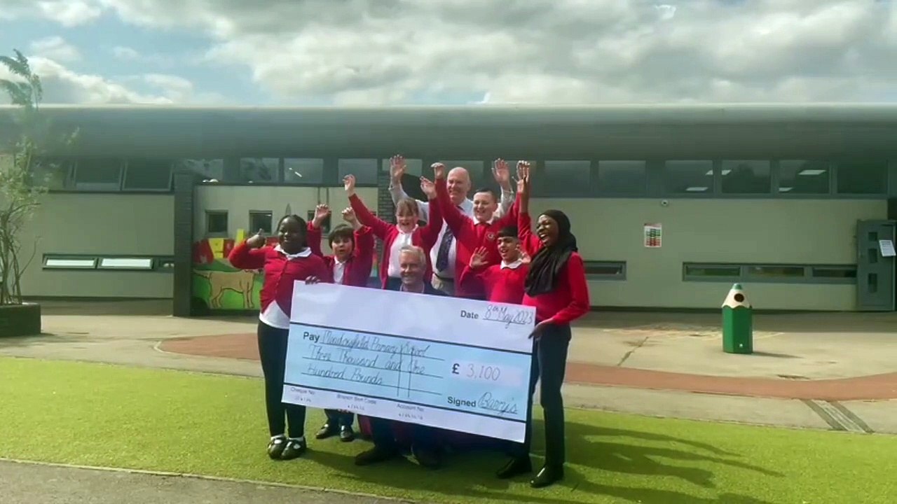 Meadowfield Primary School receives £3000 from local convenience store ...