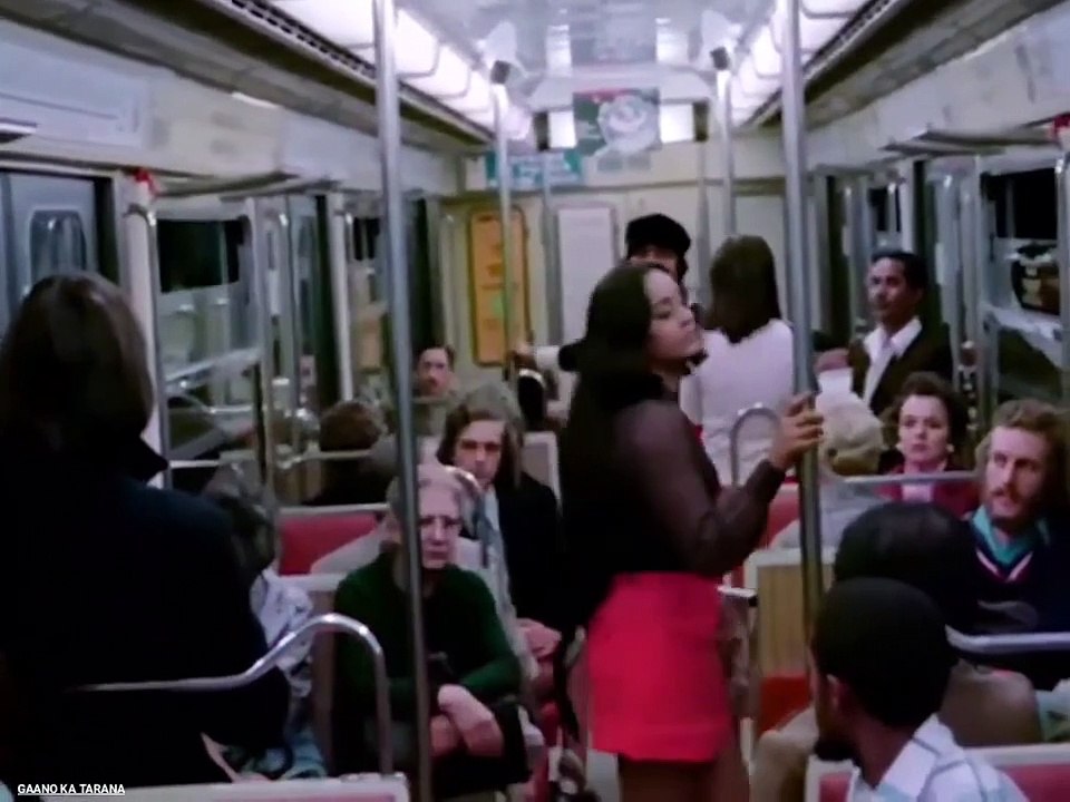 Bada hi Khubsoorat / Kishore Kumar, Rishi Kapoor / Barood 1976 - video ...