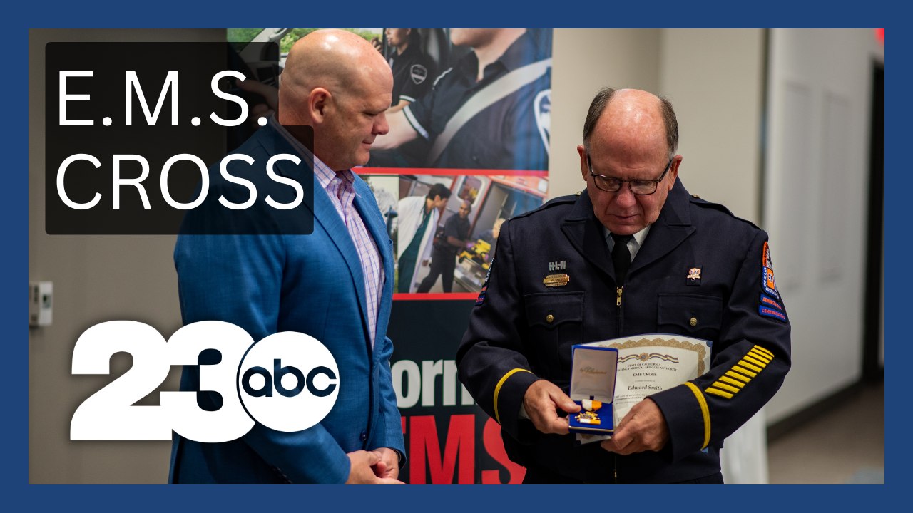 Bakersfield paramedic receives EMS Cross - video Dailymotion