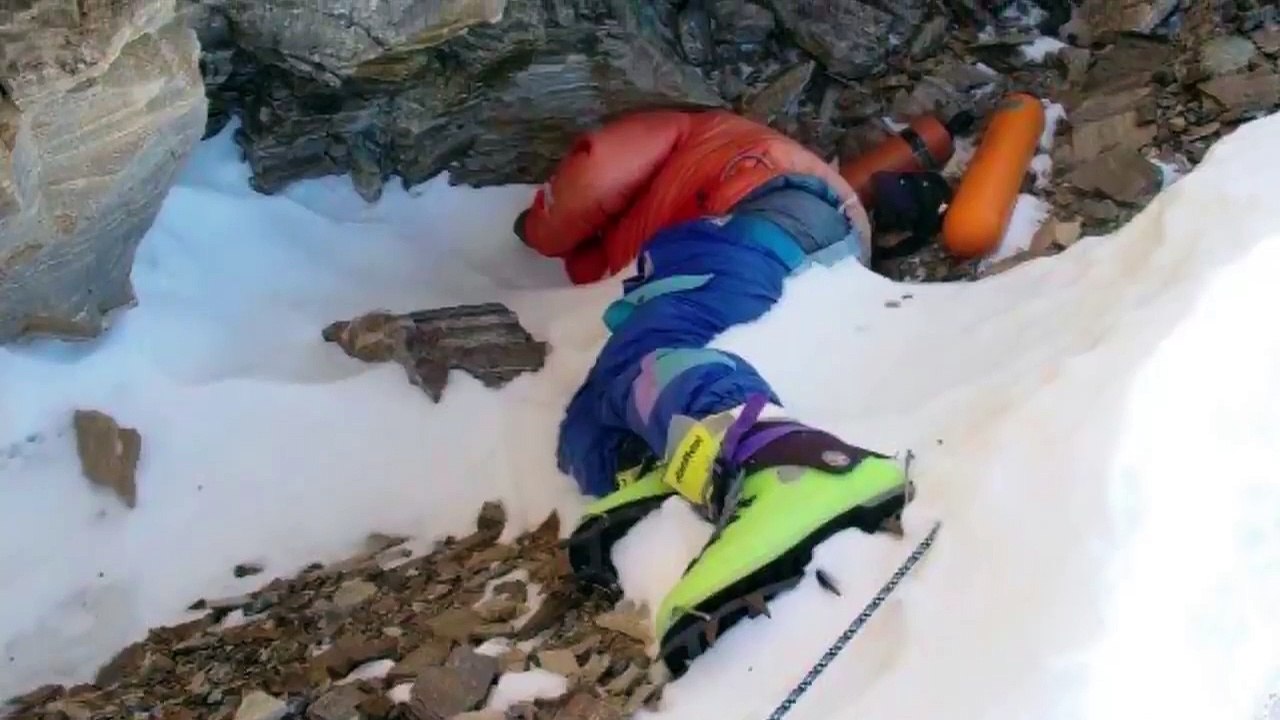 Mysterious Dead Bodies on Everest 2019 _ Unrecovered Bodies still on Mount Everest - video ...