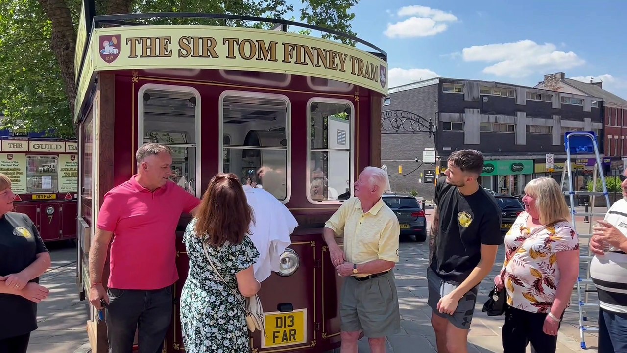 The New Sir Tom Finney Tram - video Dailymotion