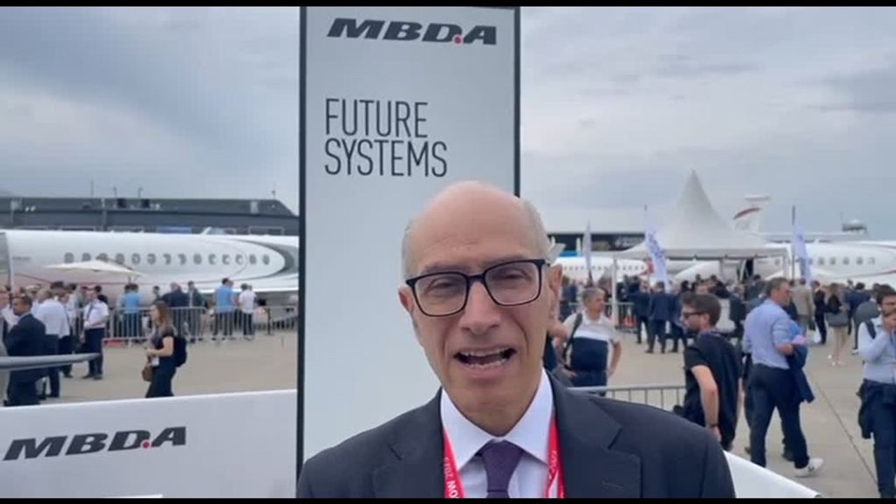 Mbda Italia, Soccodato a Le Bourget: avventura interessante - Video ...