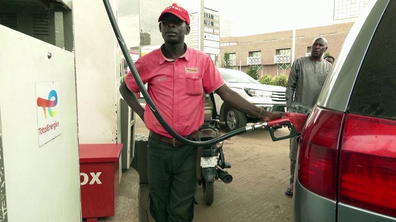 Businesses struggle as Nigeria scraps fuel subsidy - video Dailymotion