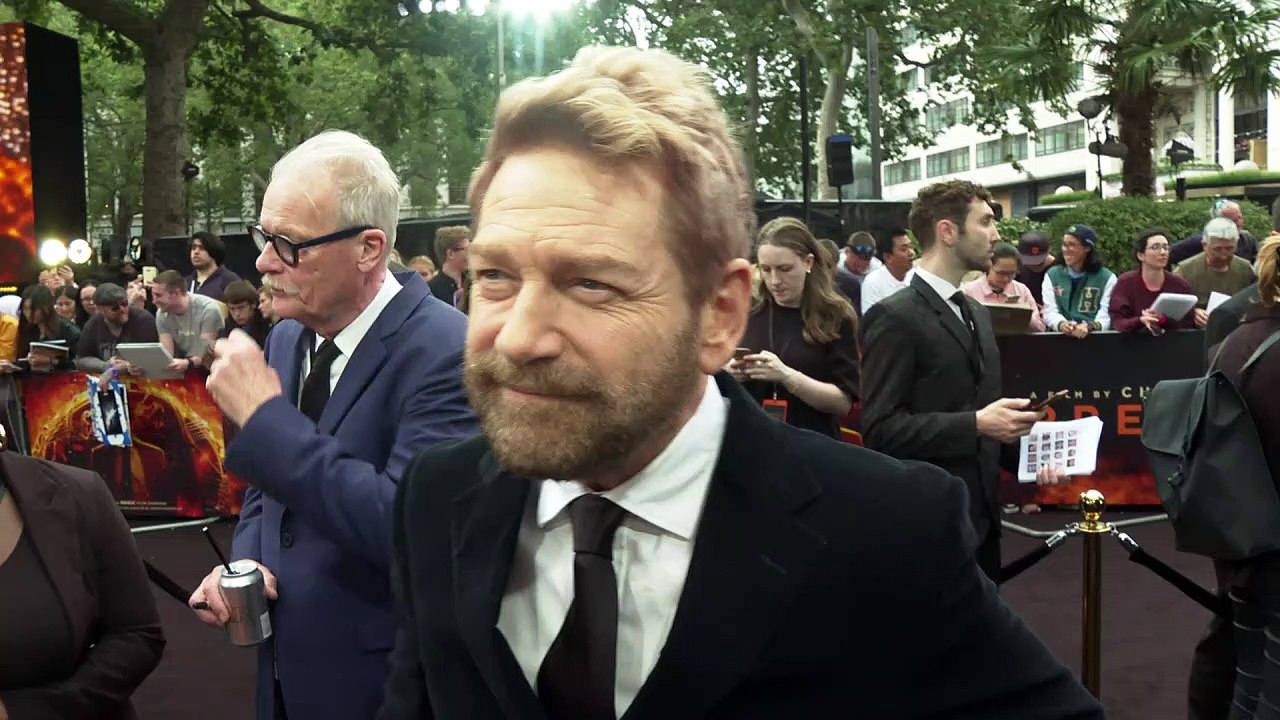 Kenneth Branagh sporting an "evolutionary beard" at premiere - video ...