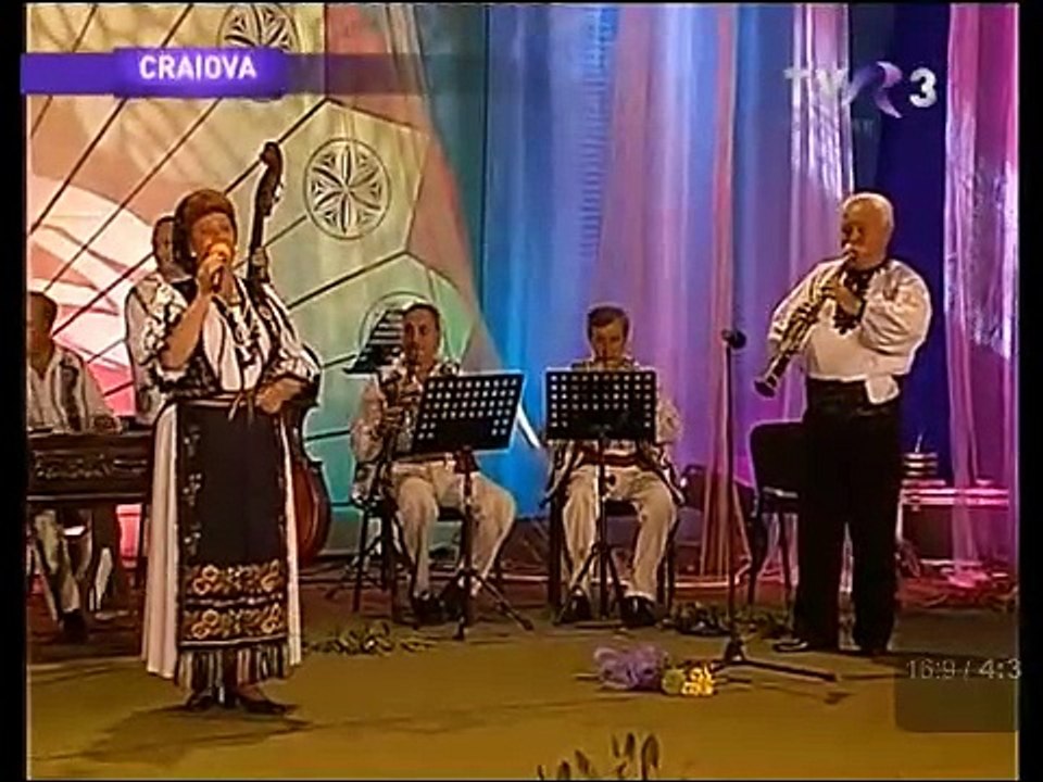 Veta Biris - Hai sa-ntindem hora mare (Festivalul Ion Albesteanu 2013 ...