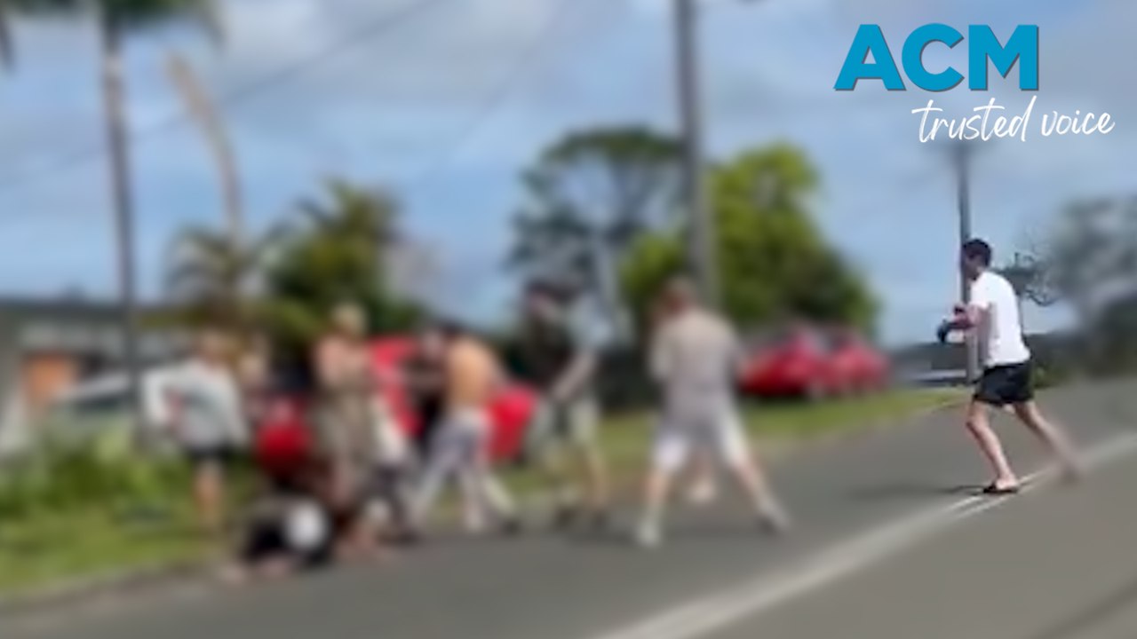 Footage of Daniel Kakahi wielding hunting knife against minors in ...