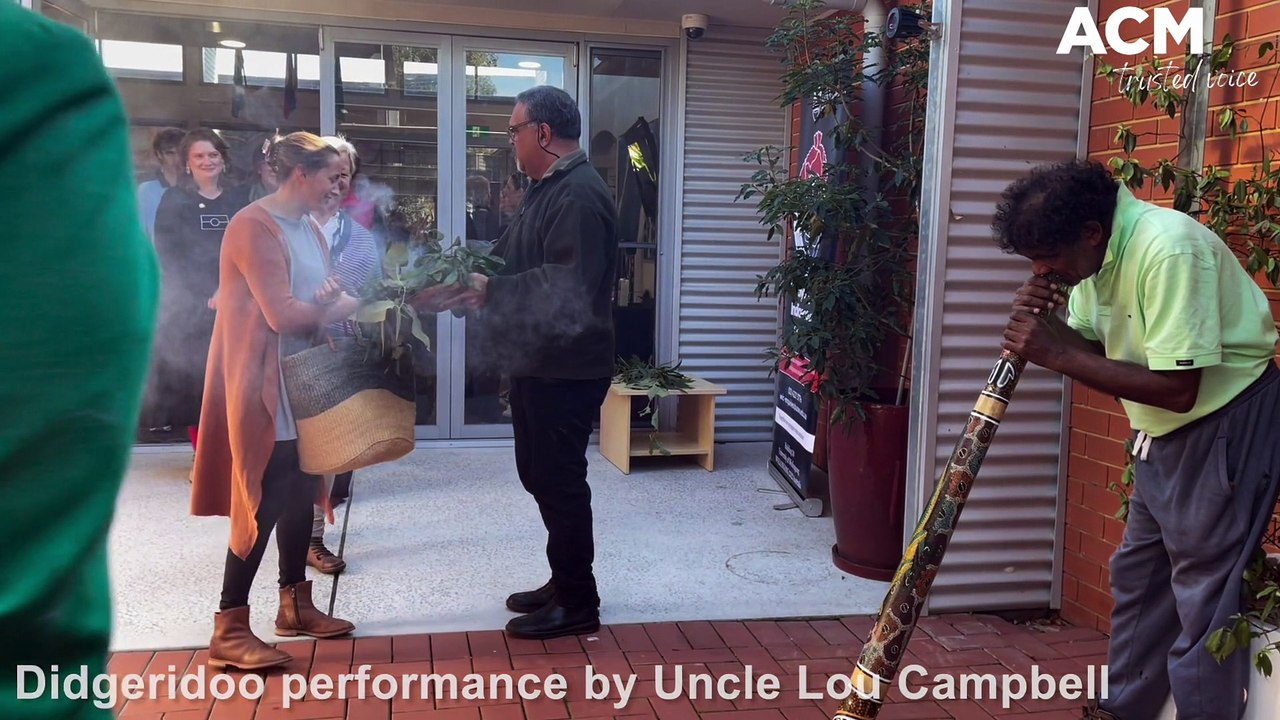 UOW Bega launch of new Indigenous artwork and language resource - video ...