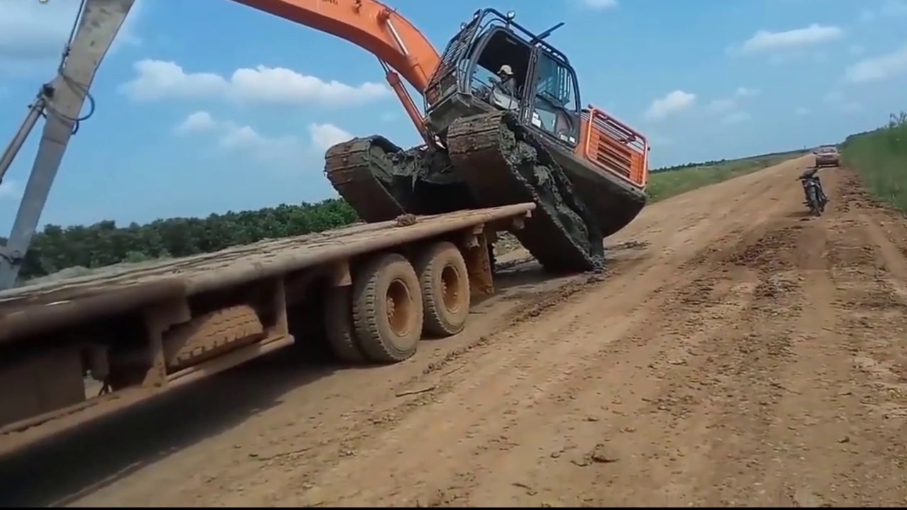 Extreme Dangerous Excavator Heavy Equipment Operator Skill Amazing ...