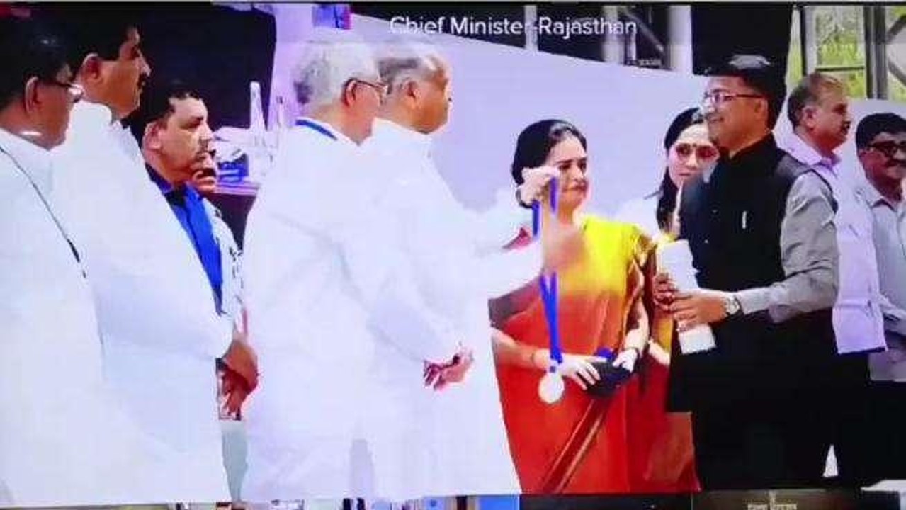 बांसवाड़ा: क्षय उन्‍मुलन में जिले को मिला कांस्‍य पदक, कलेक्‍टर व ...