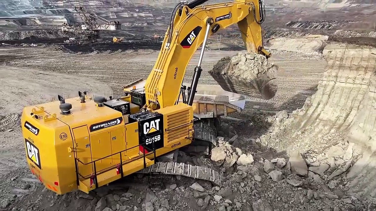 Caterpillar 6015B Excavator Loading Caterpillar Dumpers - Sotiriadis ...