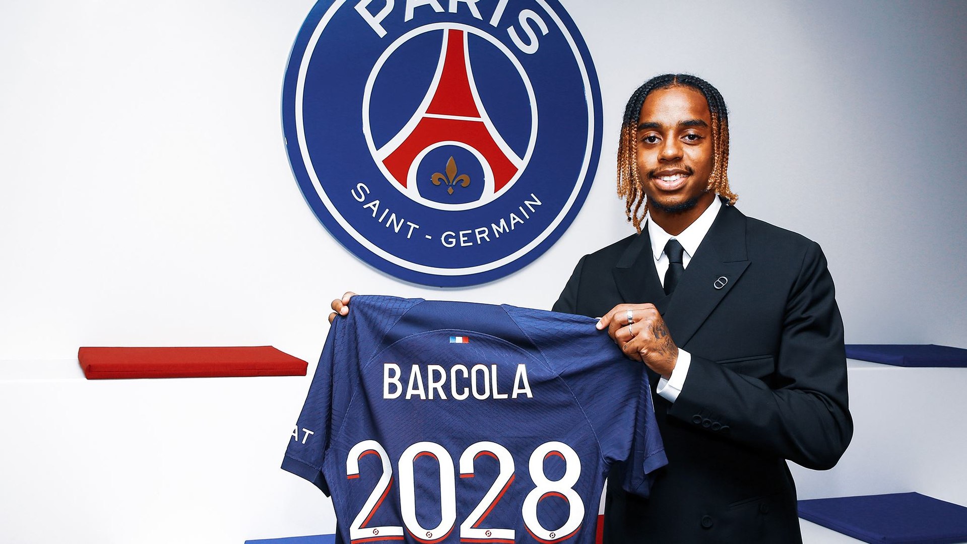 Mercato : Le PSG officialise l'arrivée de Bradley Barcola | beIN SPORTS