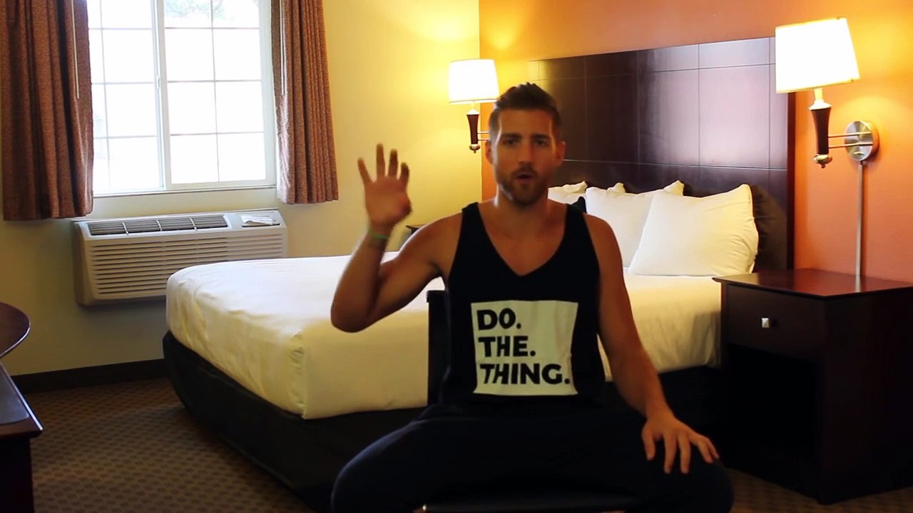 FULL BODY HOTEL ROOM WORKOUT | NO DAYS OFF - video Dailymotion