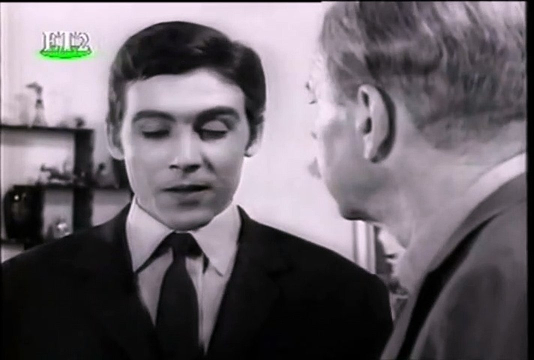 ΜΕΙΝΕ ΚΟΝΤΑ ΜΟΥ ΑΓΑΠΗΜΕΝΕ - 1968 - TVRip - 720x484 - video Dailymotion