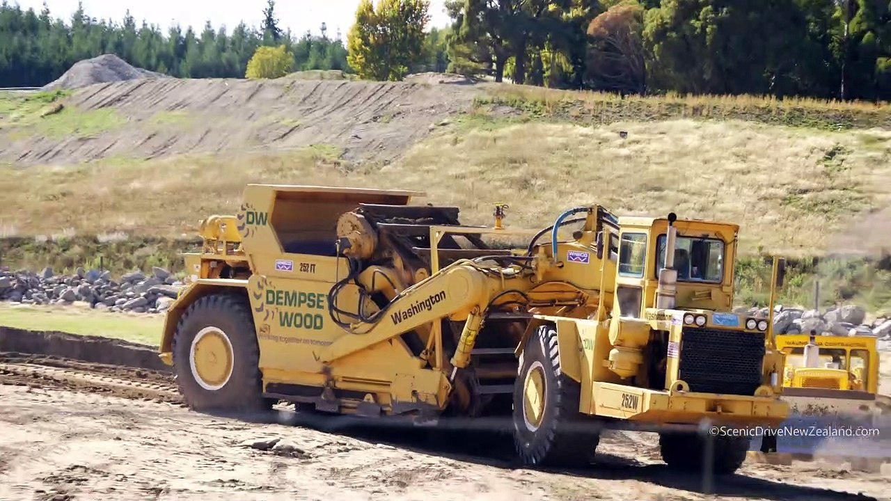 Classic Wabco Elevating Scrapers Working in Wanaka - video Dailymotion