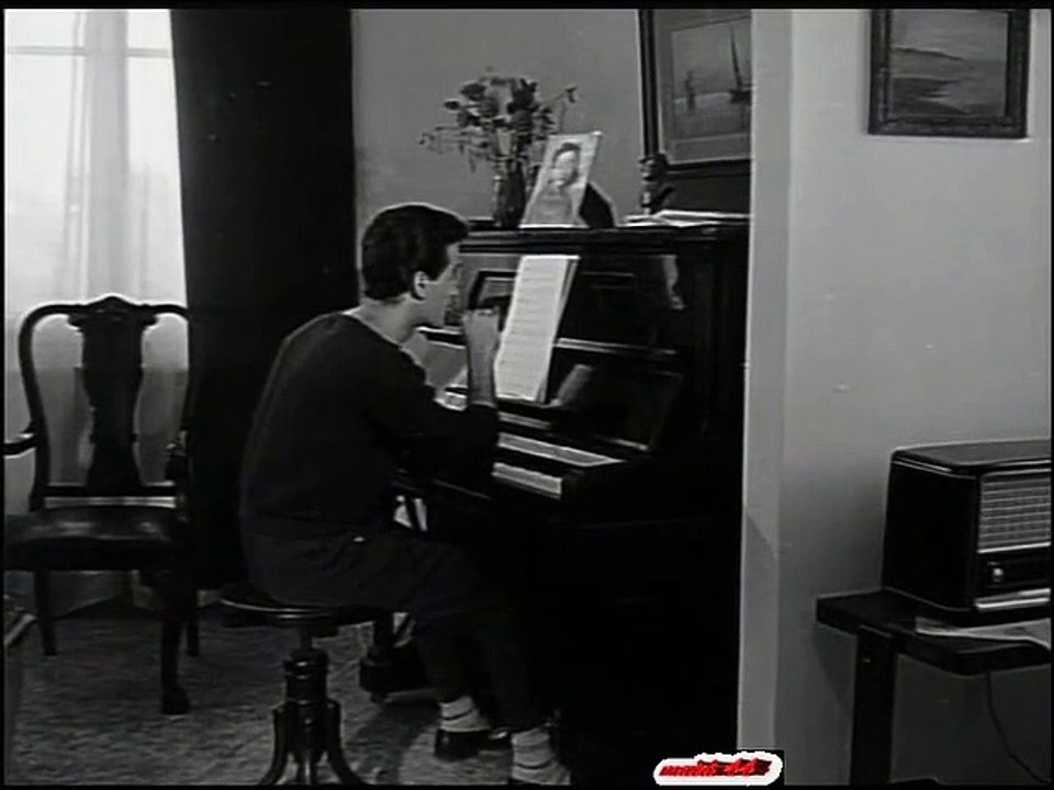 ΚΟΚΚΙΝΑ ΤΡΙΑΝΤΑΦΥΛΛΑ - 1955 - DVDRip - 720x564 - video Dailymotion