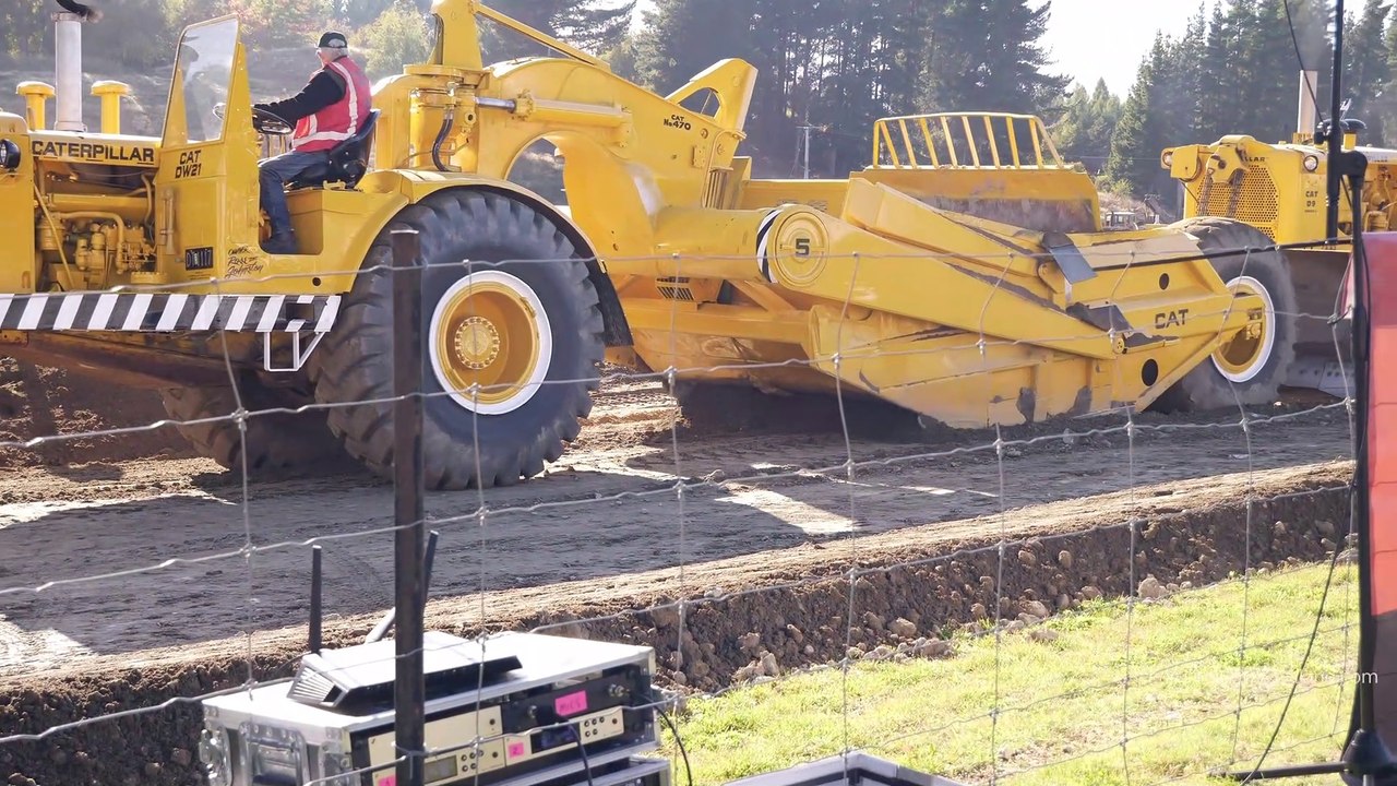 Vintage Caterpillar Earthmovers Working - video Dailymotion