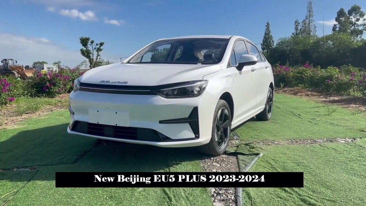 Range 501 Km, Price Range 129.900 - 155.900 Yuan, White Color, New Beijing EU5 PLUS 2023-2024 ...