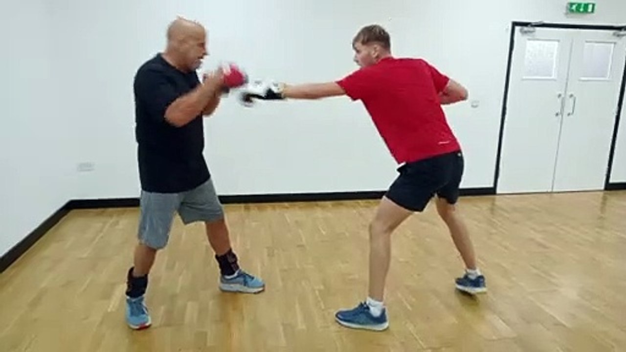 Frankie Fordham boxing with Andy Willox at Rhino's Gym in Stamford ...